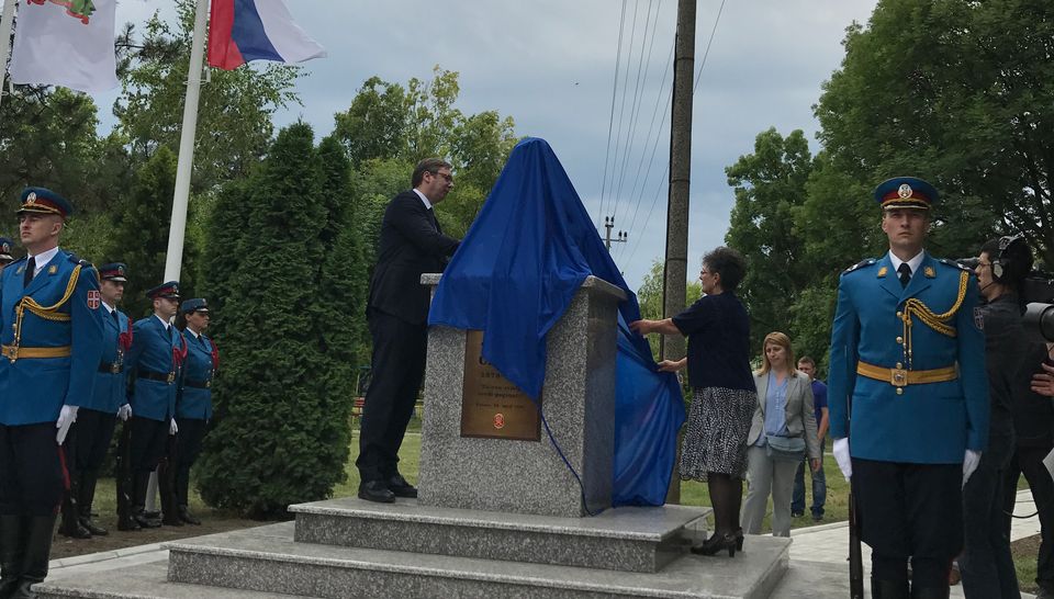 Otkriven spomenik vojniku sa Košara – "Tibor Cerna umro za svakog od ...